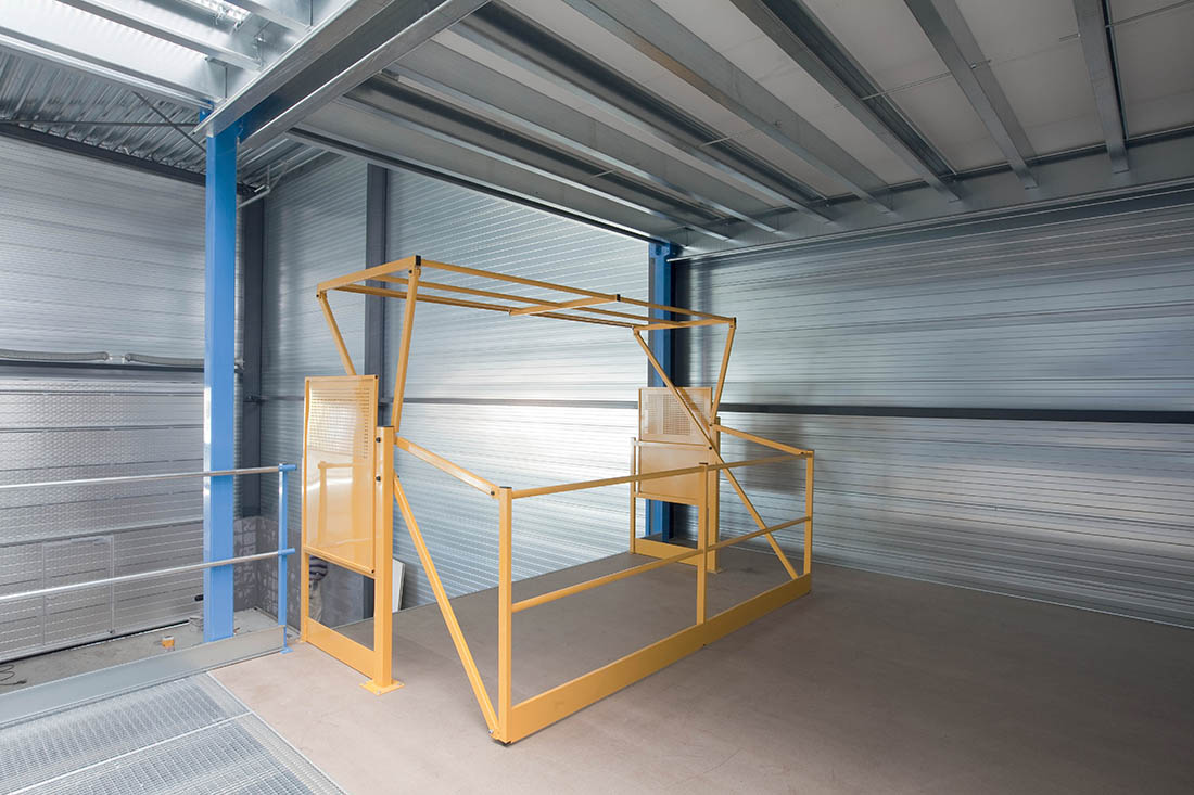 Veilig pallets op een verdieping zetten - ZEUS Magazijninrichting